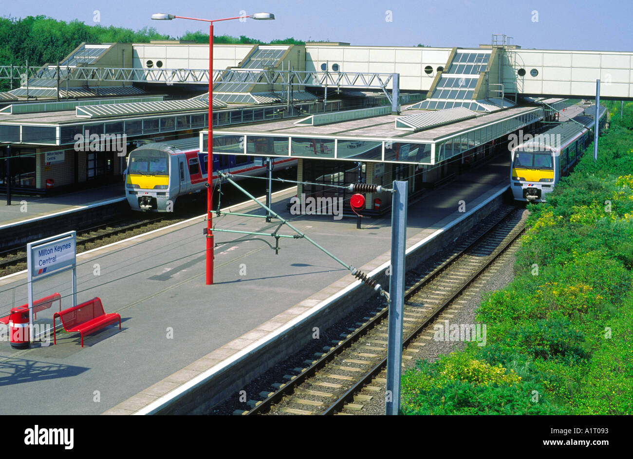 Railway Station Milton Keynes Buckinghamshire England Stock Photo - Alamy