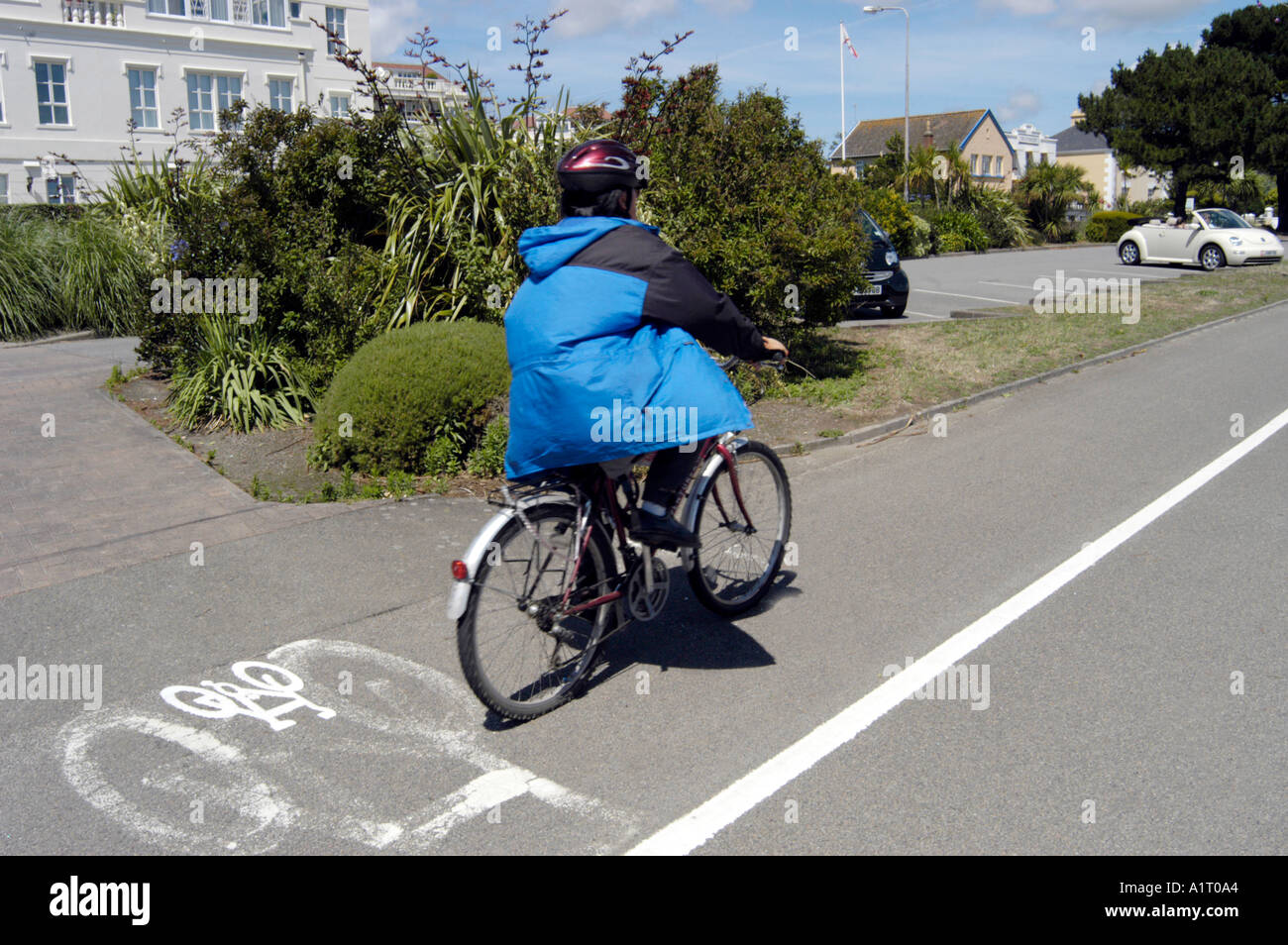 Speeding cyclist cycle lane hi-res stock photography and images - Alamy