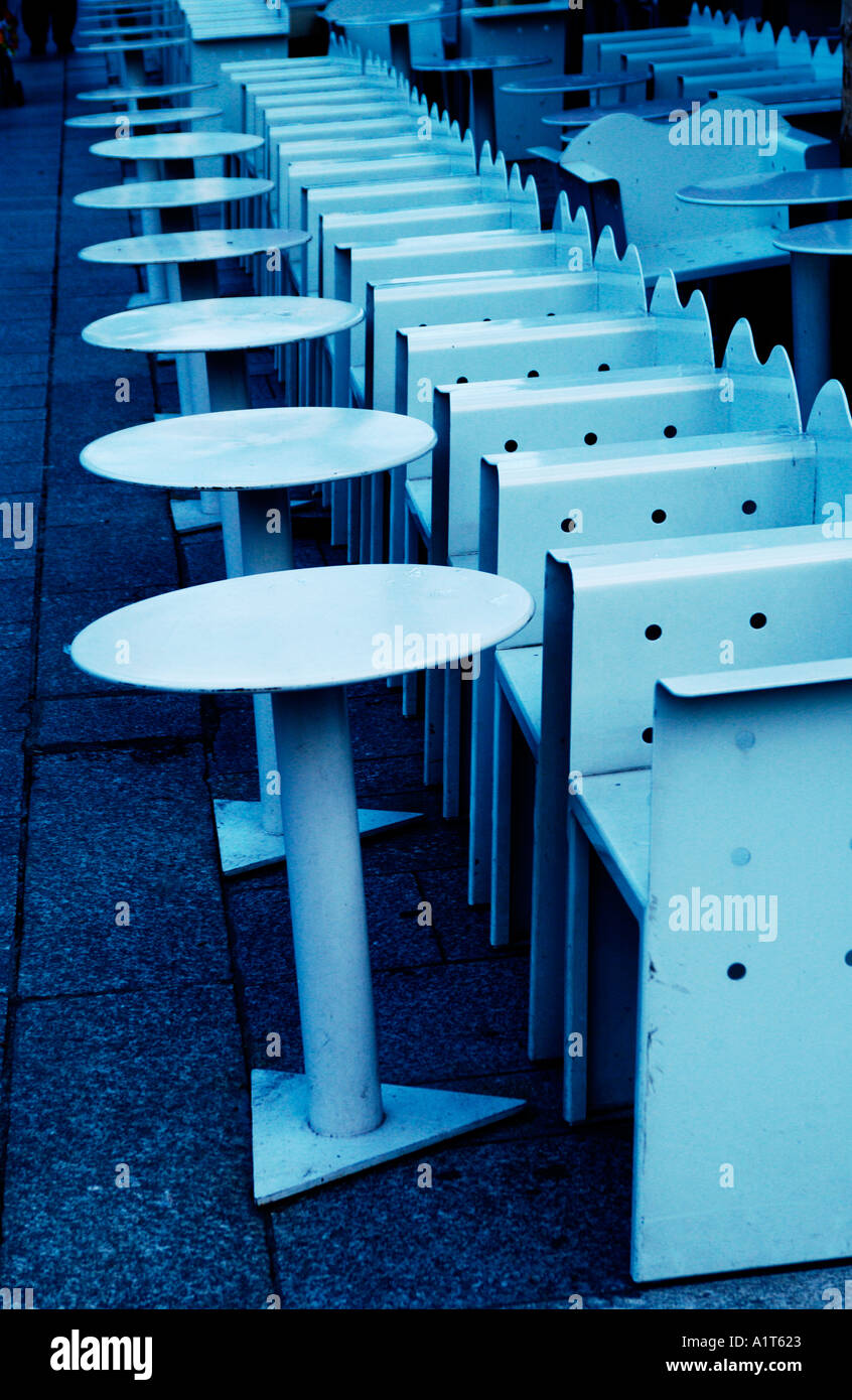 Graphic tables hi-res stock photography and images - Alamy