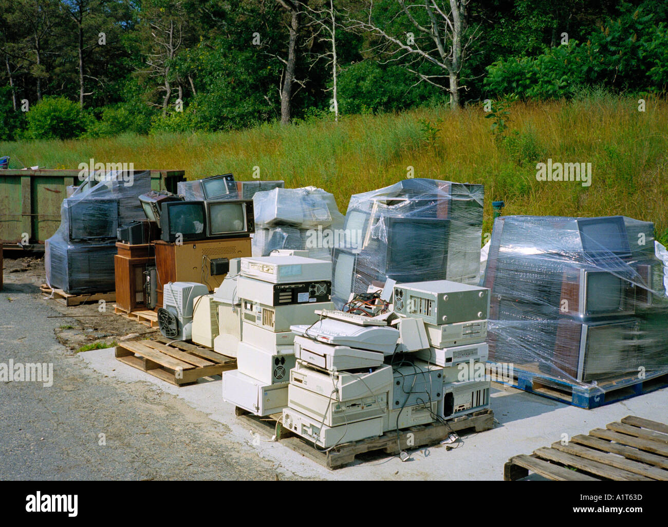 Where are computers dumped hi-res stock photography and images - Alamy