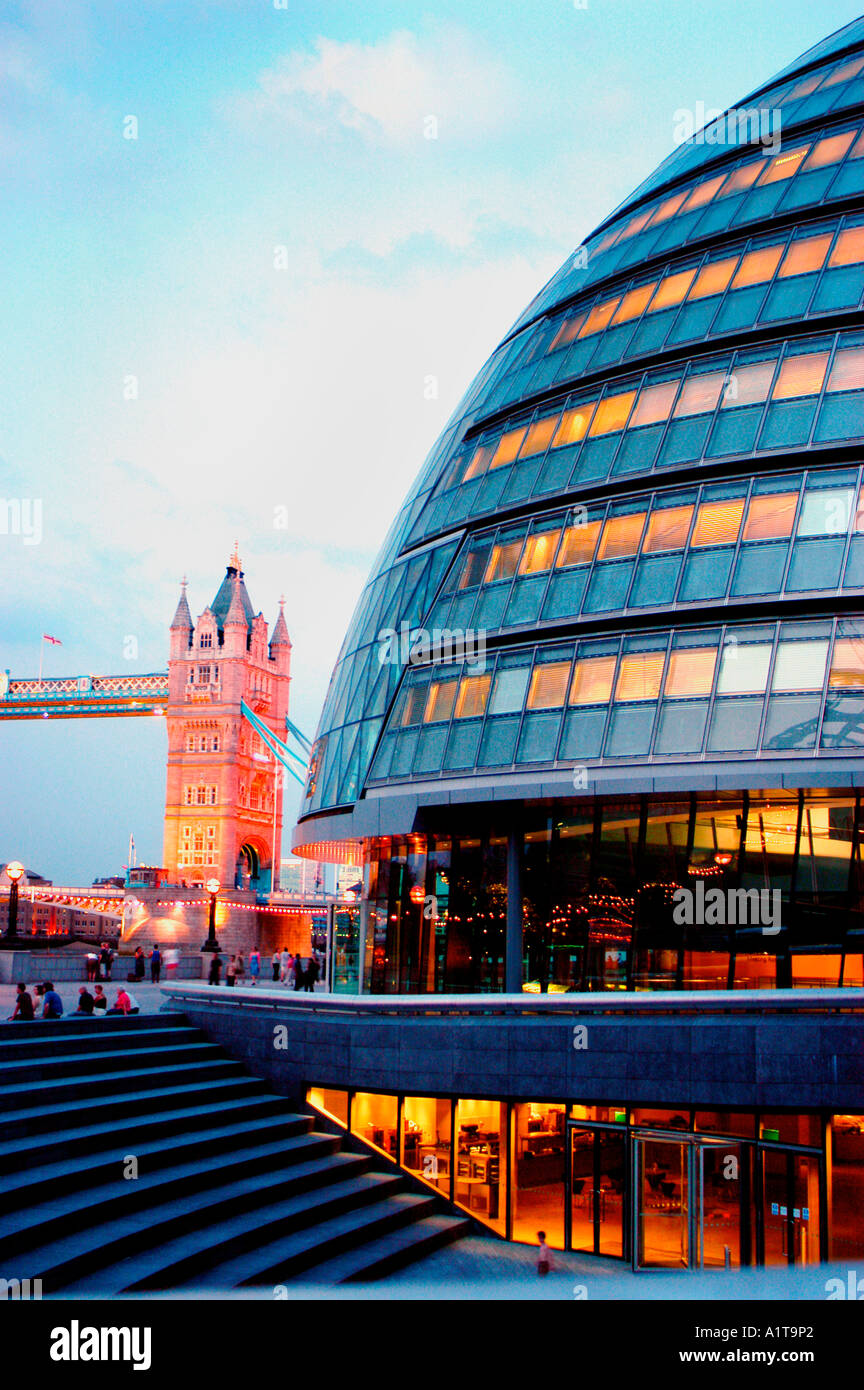 London ENGLAND, "London City Hall" Bldg with "Tower Bridge" in Evening ...