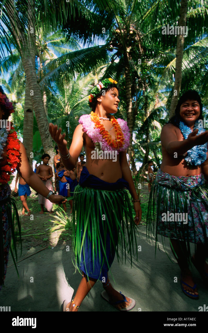 Micronesia yap women people hi-res stock photography and images - Alamy