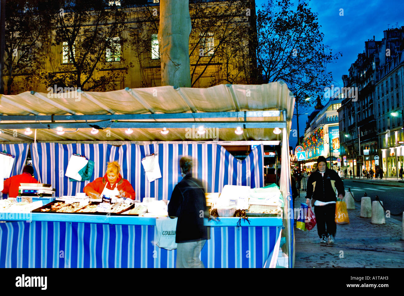 Night neighborhood to arrange hi-res stock photography and images - Alamy