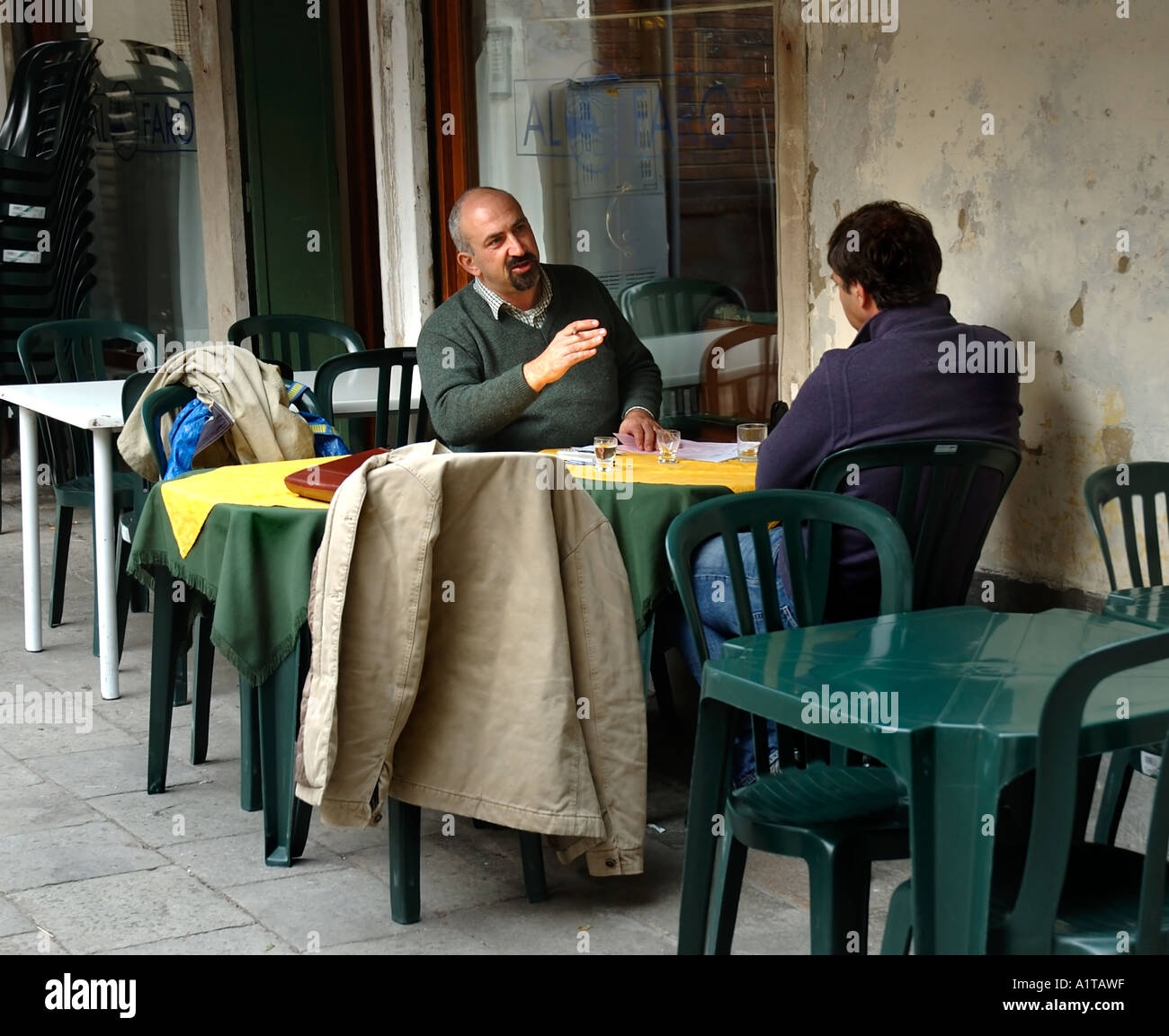 Venice sightseeing pause hi-res stock photography and images - Alamy