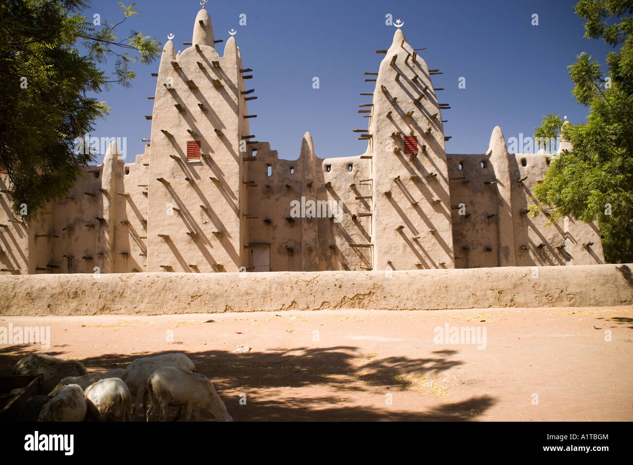 The mosque in San Mali West Africa Stock Photo - Alamy
