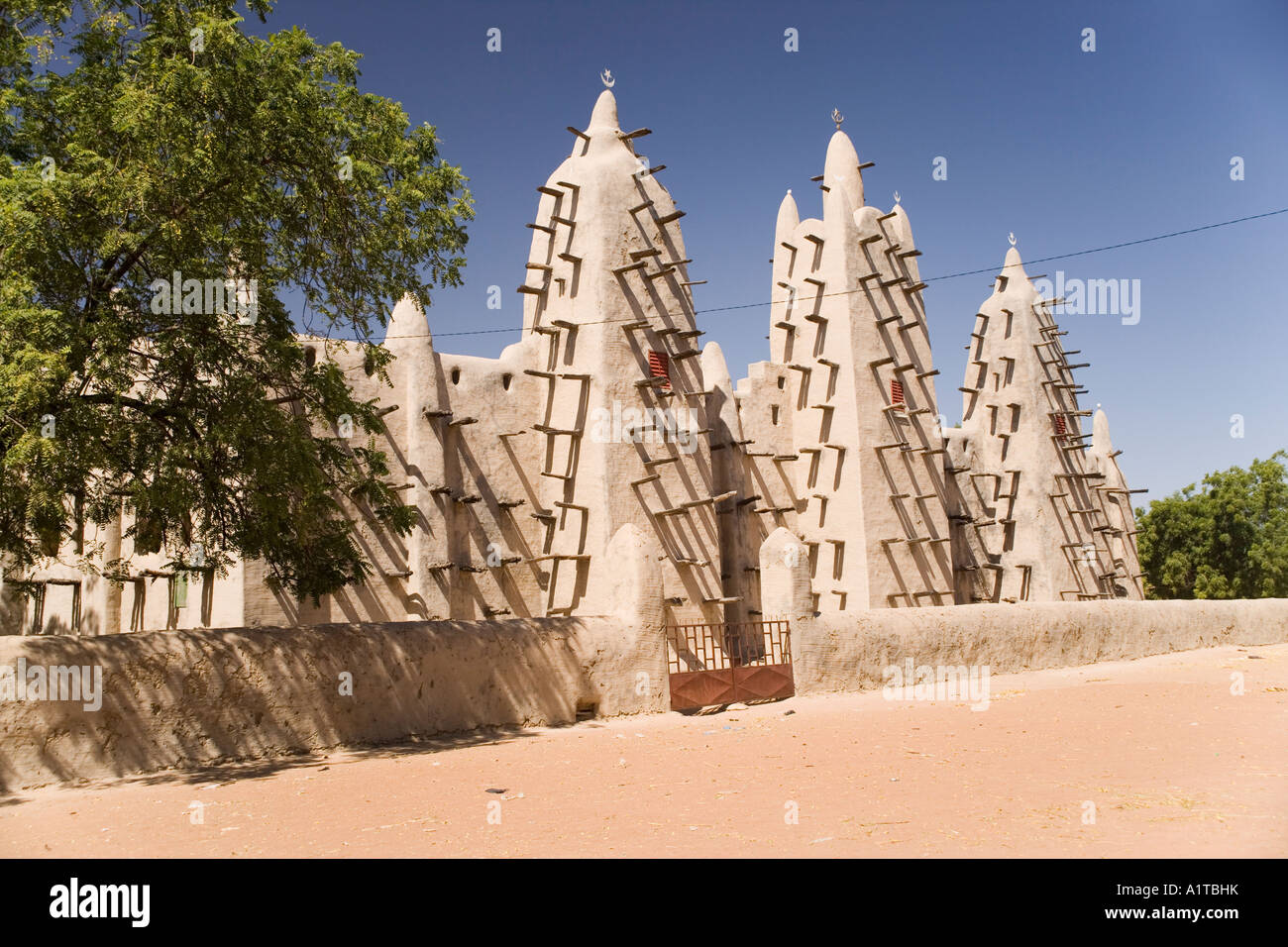The mosque in San Mali West Africa Stock Photo - Alamy
