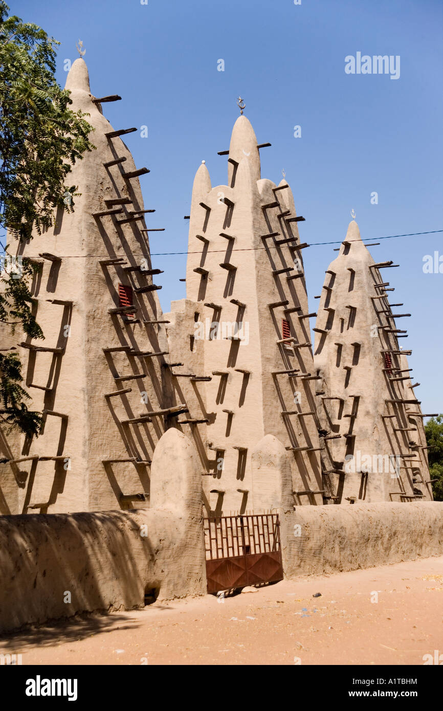 The mosque in San Mali West Africa Stock Photo - Alamy