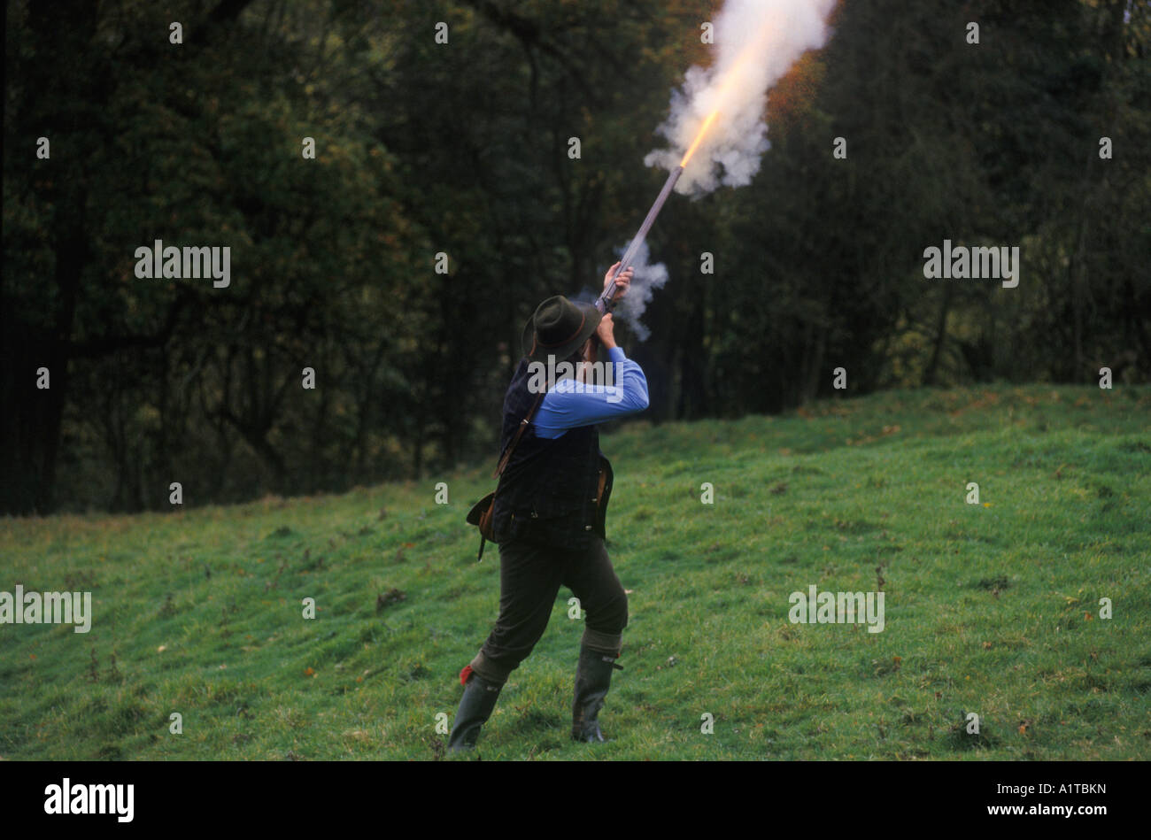Black powder shooting hi-res stock photography and images - Alamy