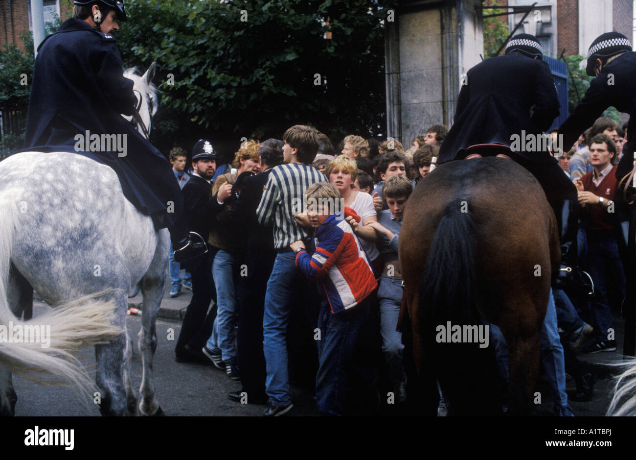 Arsenal fans 1980s hi-res stock photography and images - Alamy