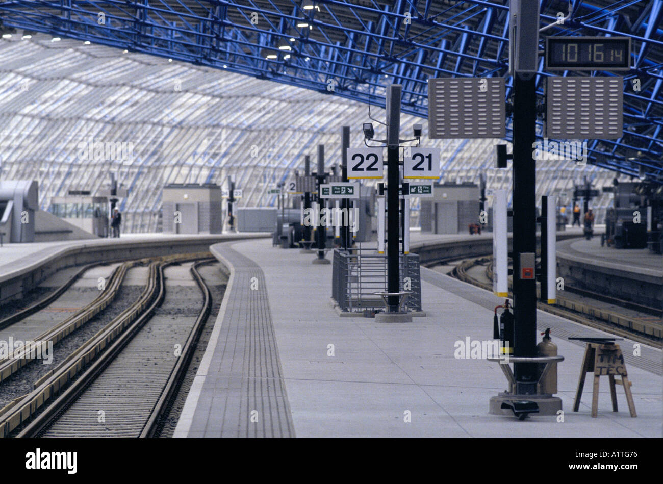 WATERLOO RAILWAY STATION NEW INTERNATIONAL TERMINAL 1993 1993 Stock ...