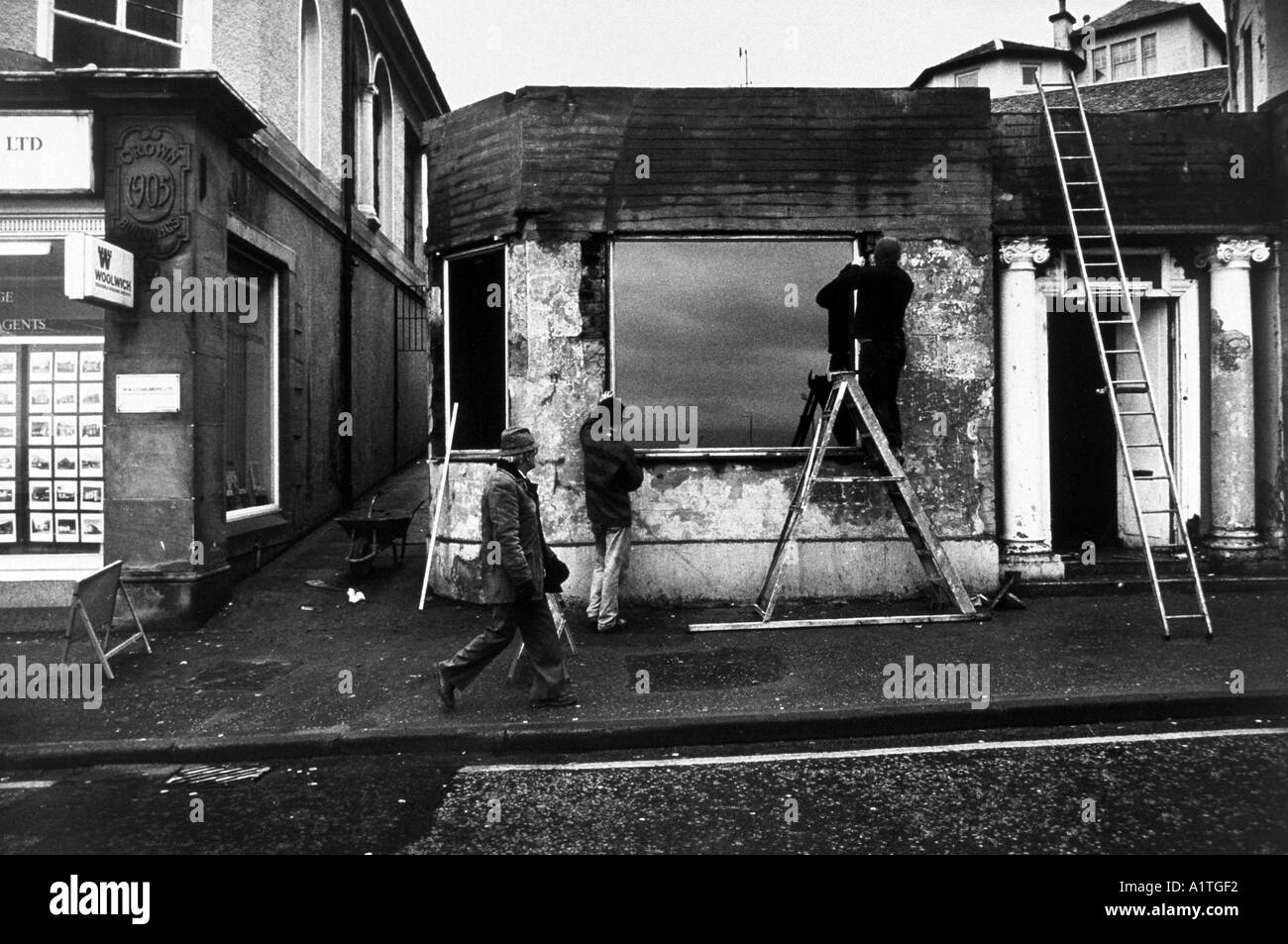 Navel base hi-res stock photography and images - Alamy