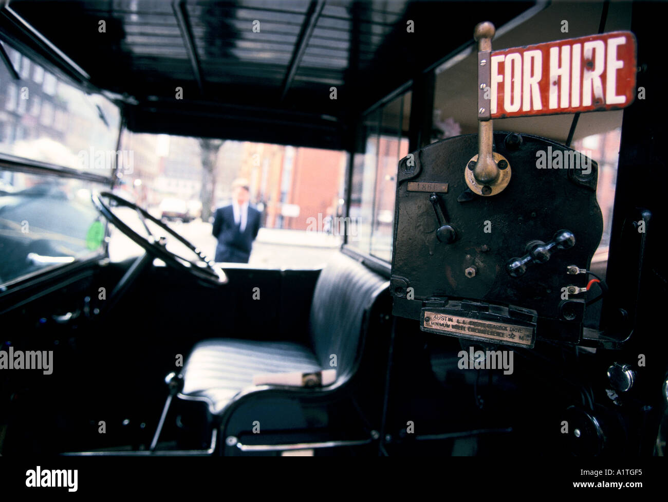 Old london taxi hi-res stock photography and images - Alamy