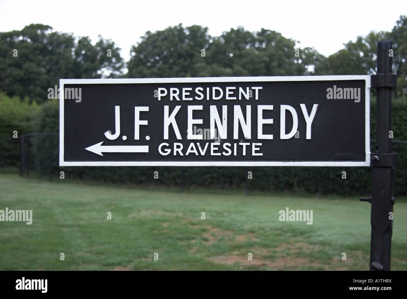 Arlington National Cemetery, grave of John F. Kennedy with eternal ...