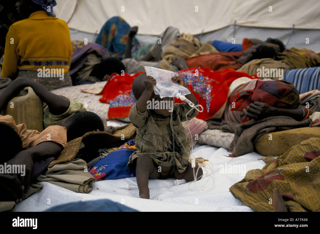 GOMA ZAIRE REFUGEE CAMP NEAR TOWN CHOLERA VICTIMS JULY 1994 Stock Photo ...