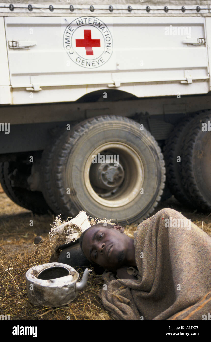 GOMA ZAIRE RED CROSS FOOD AID DISTRIBUTION FOR RWANDAN REFUGEES KIBUMBA ...