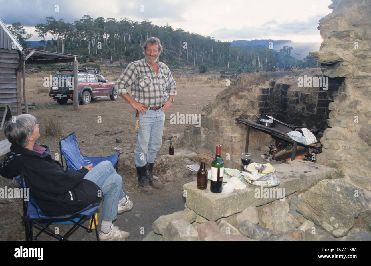 Bush Tucker Cooking Stock Photos & Bush Tucker Cooking Stock Images - Alamy