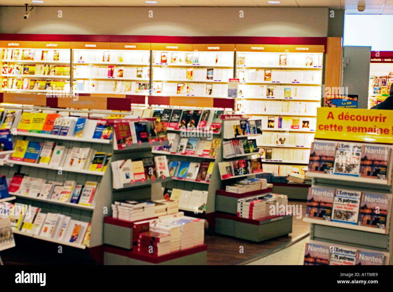 Woman learning language french book hi-res stock photography and images ...