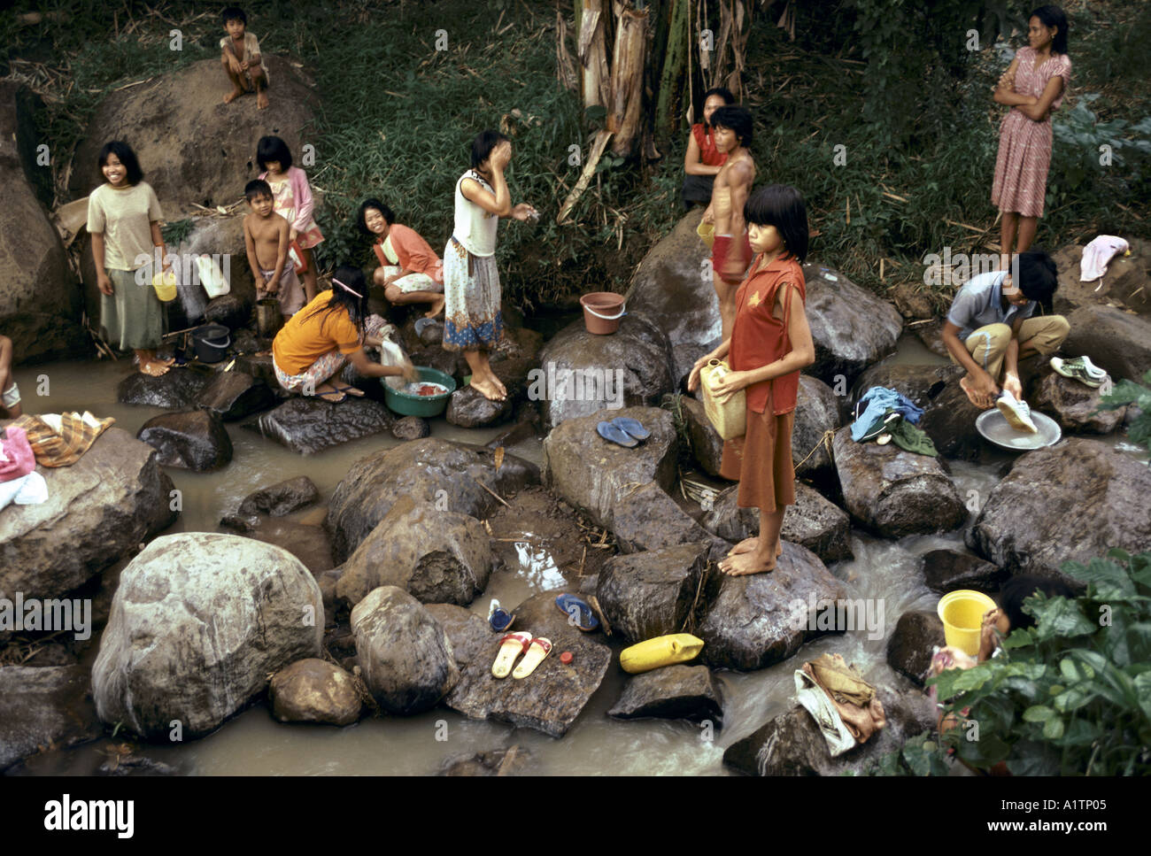 Children in river philippines hi-res stock photography and images - Alamy