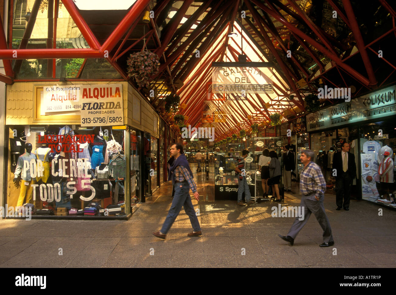 Argentine people, shoppers, shopping, shopping mall, shopping gallery ...
