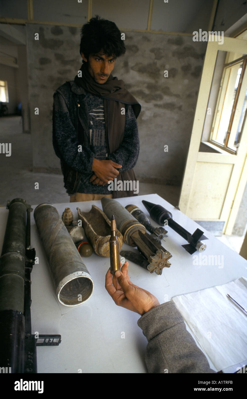 MINES IN AFGHANISTAN 3 96 TRAINING DEMINERS KABUL 1996. Learning to ...