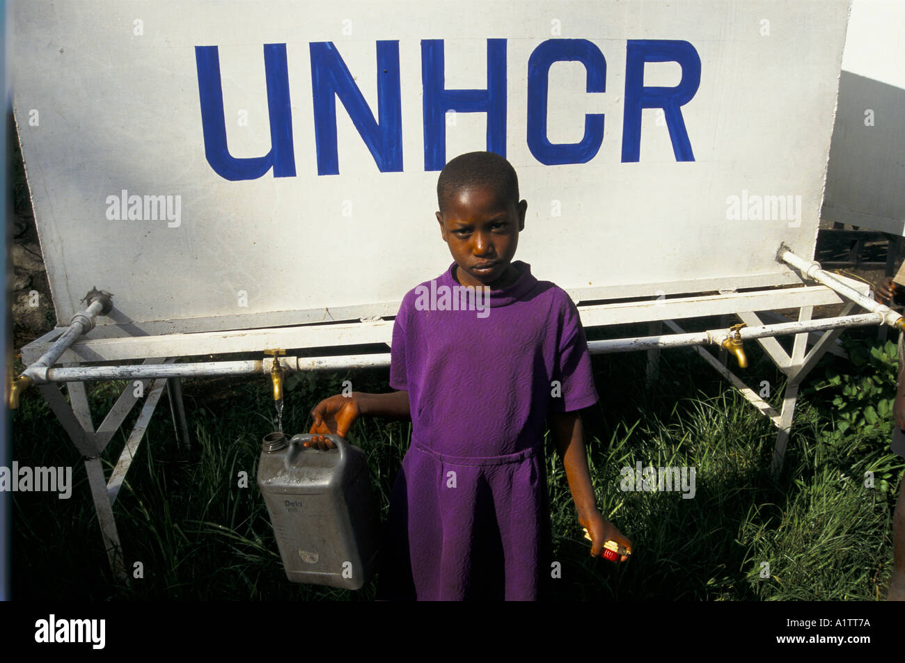 RWANDA BORDER 1996 TUTSIS FORCED TO RETURN TO RWANDA BY HUTU MILITIA ...