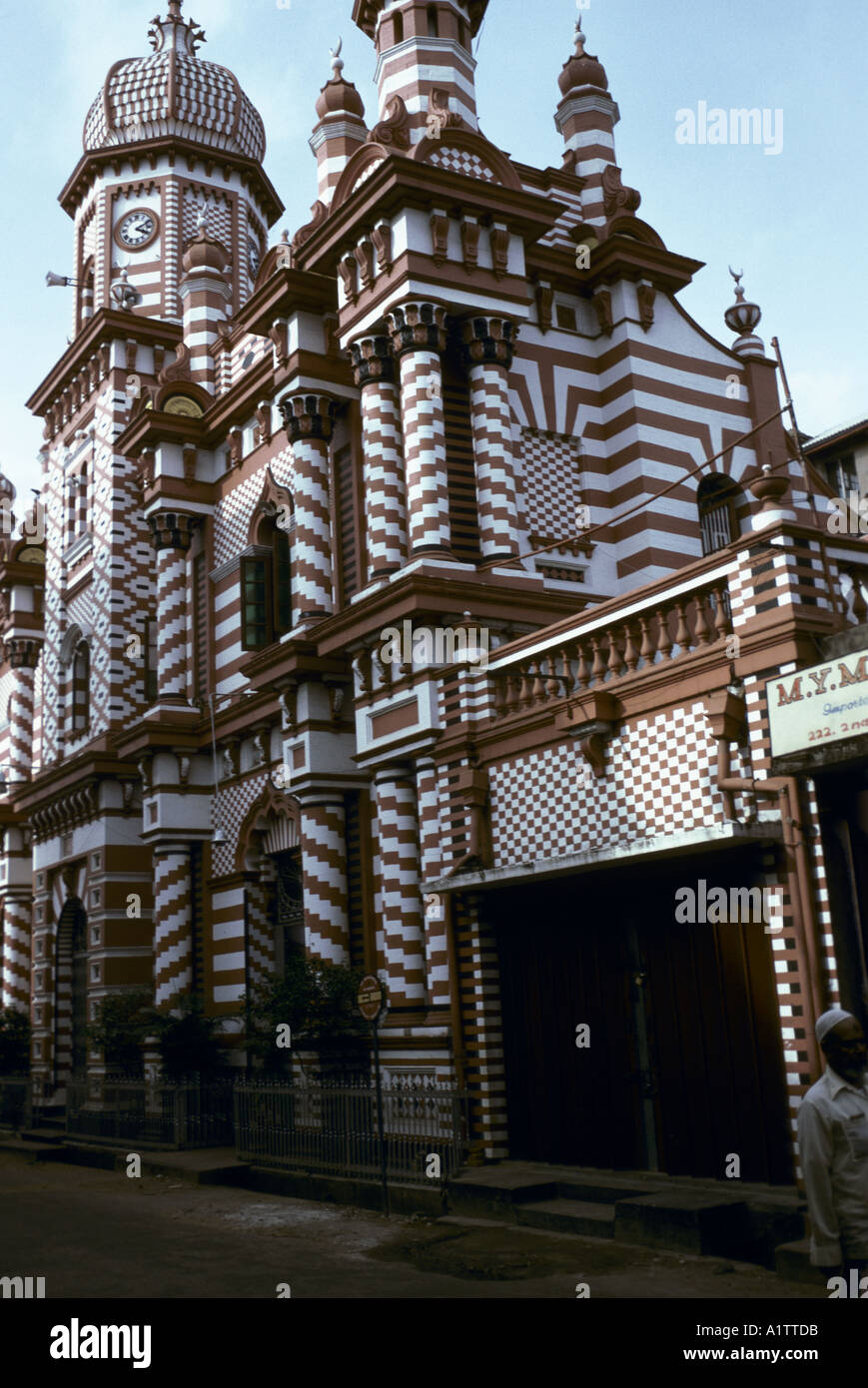 COLOMBO MOSQUE SRI LANKA Striped Jami-Ul-Alfar Mosque in Pettah Bazaar ...