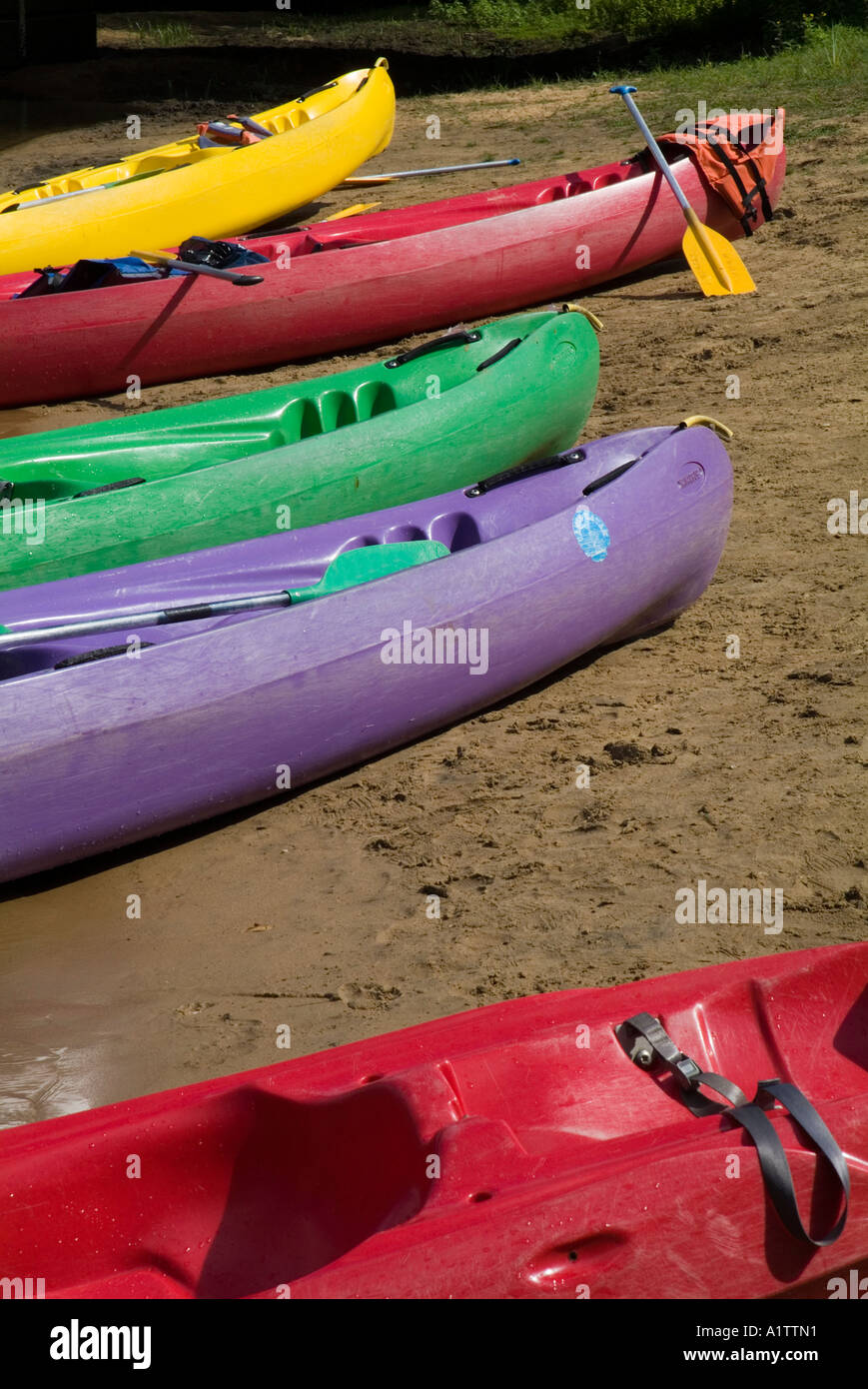 Five kayaks hi-res stock photography and images - Alamy