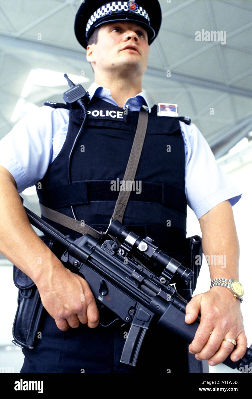 Armed police hi-res stock photography and images - Alamy