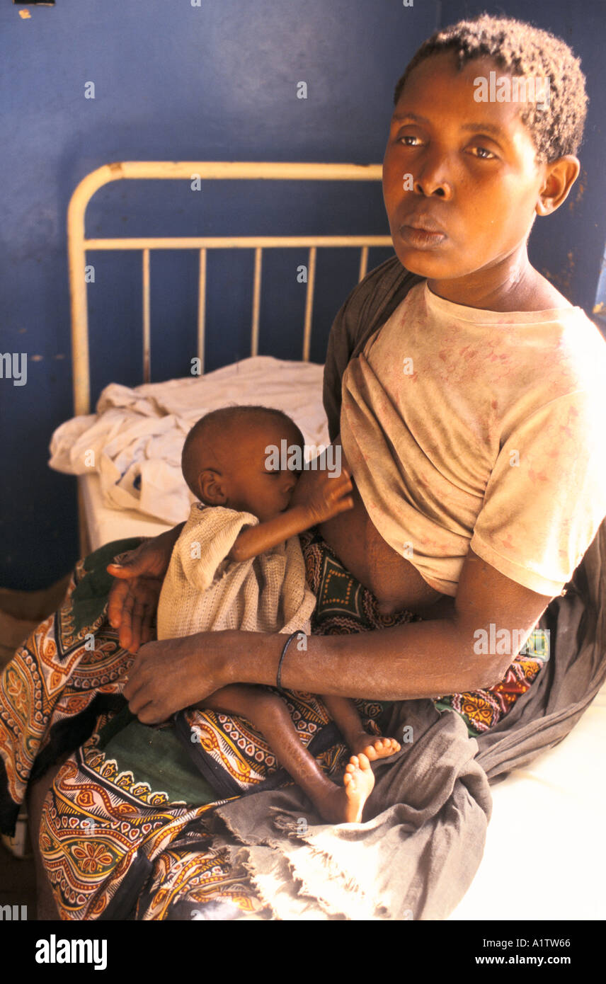 Africa mother breastfeeding baby hi-res stock photography and images ...