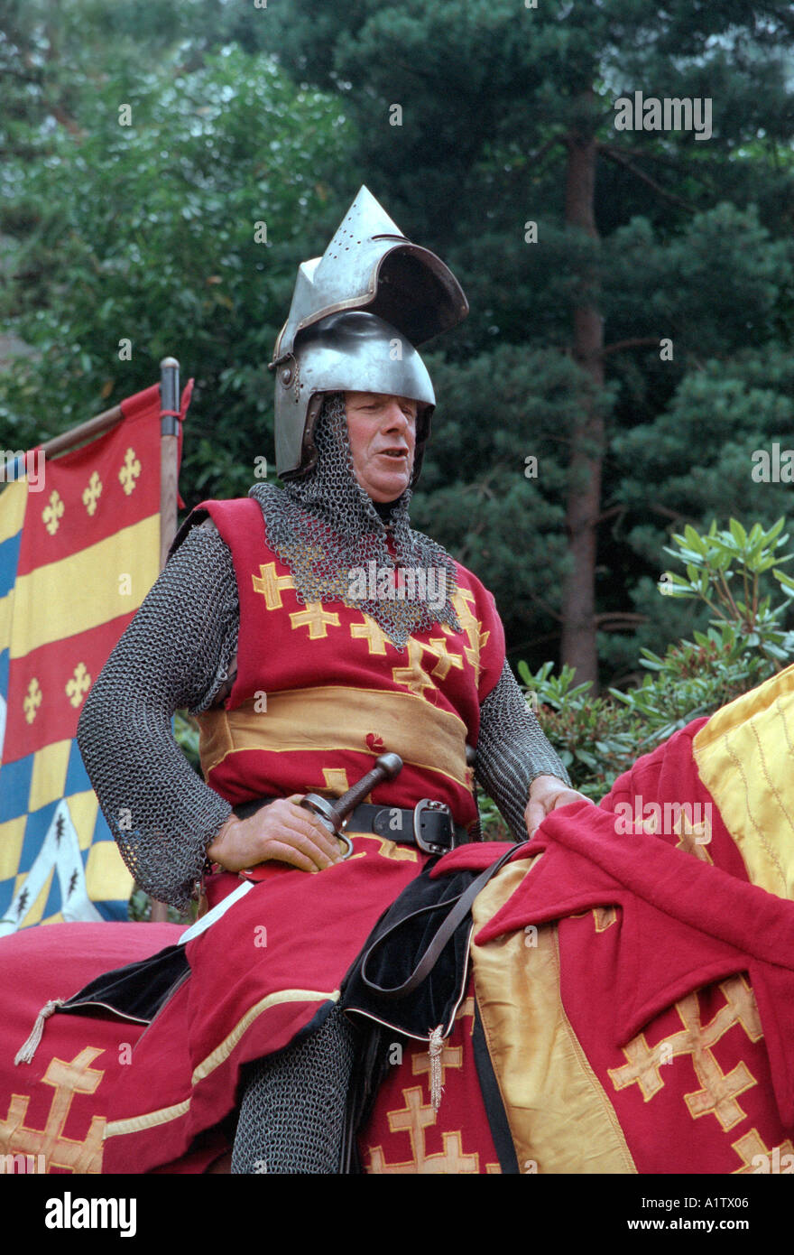 Seated knight hi-res stock photography and images - Alamy