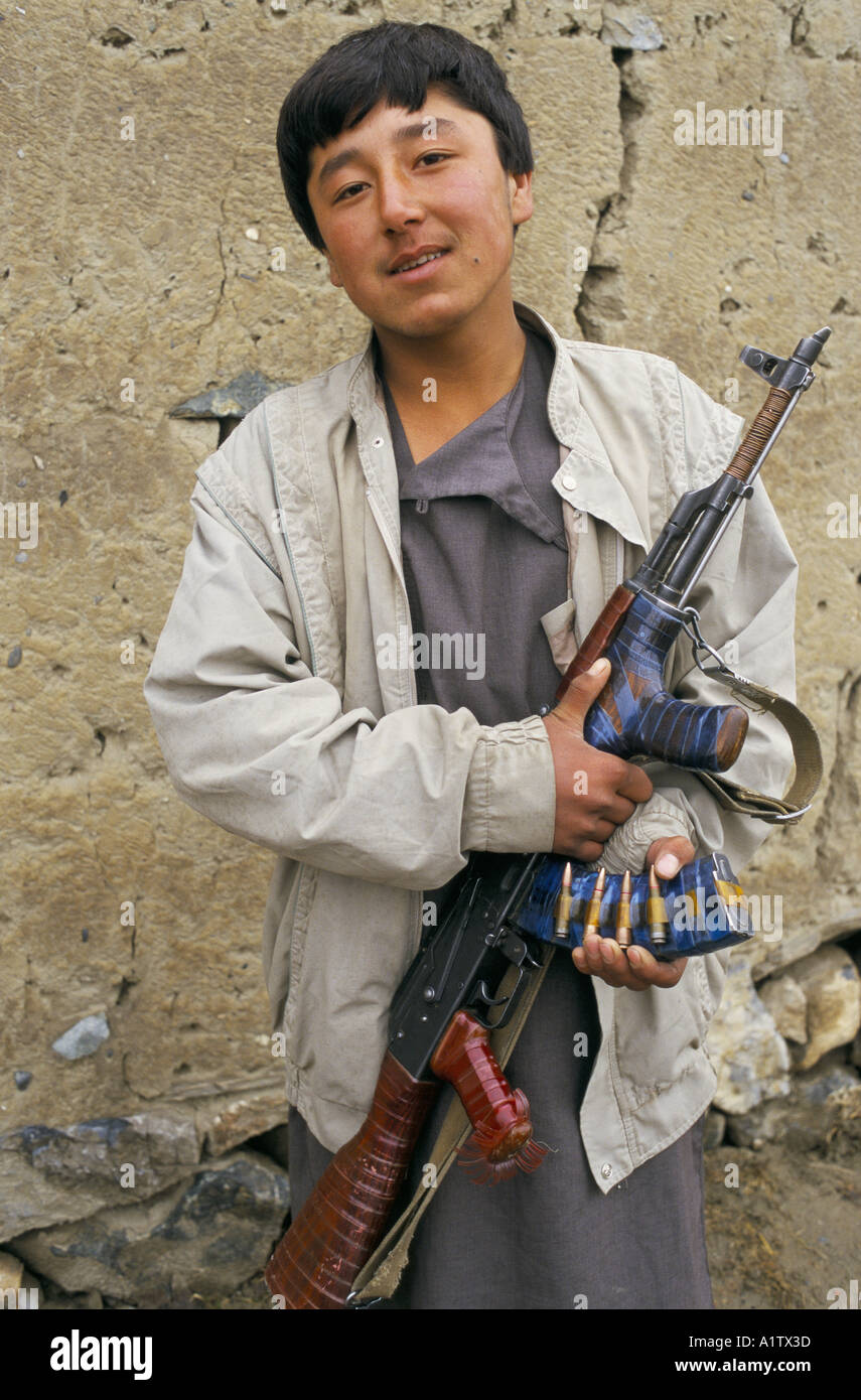 AFGHANISTAN KABUL YOUNG GOVERNMENT FRONTLINE 1996 Stock Photo - Alamy
