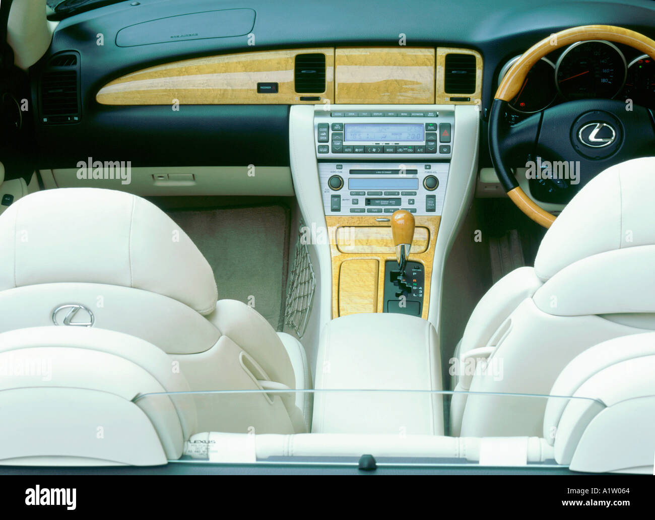 2003 Lexus SC430 4.3L Stock Photo - Alamy