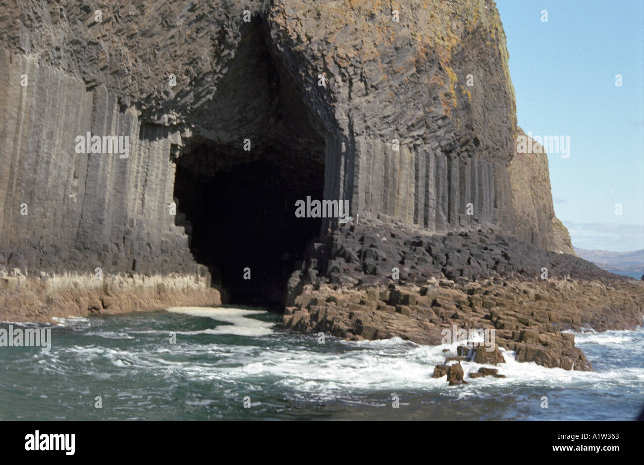 Isle of Staffa Fingals Cave Scotland Hebrides BHZ Stock Photo - Alamy