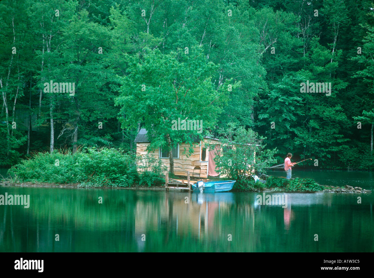 Island pond vermont hi-res stock photography and images - Alamy