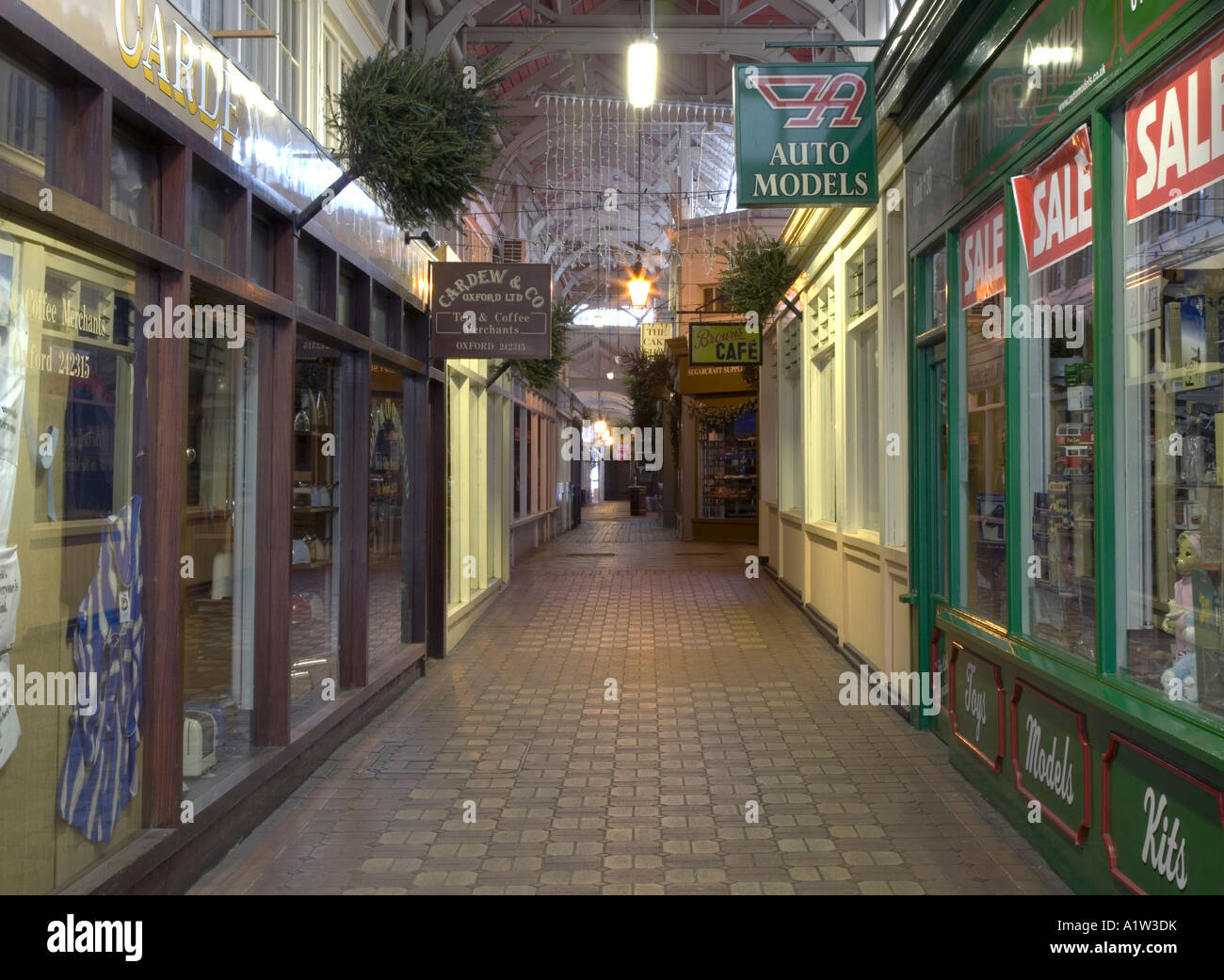 Market windows hi-res stock photography and images - Alamy