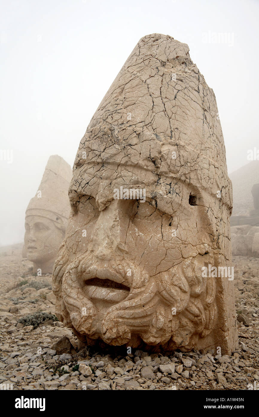 Statue heads at Mount Nemrut, Anatolia, Turkey Stock Photo - Alamy
