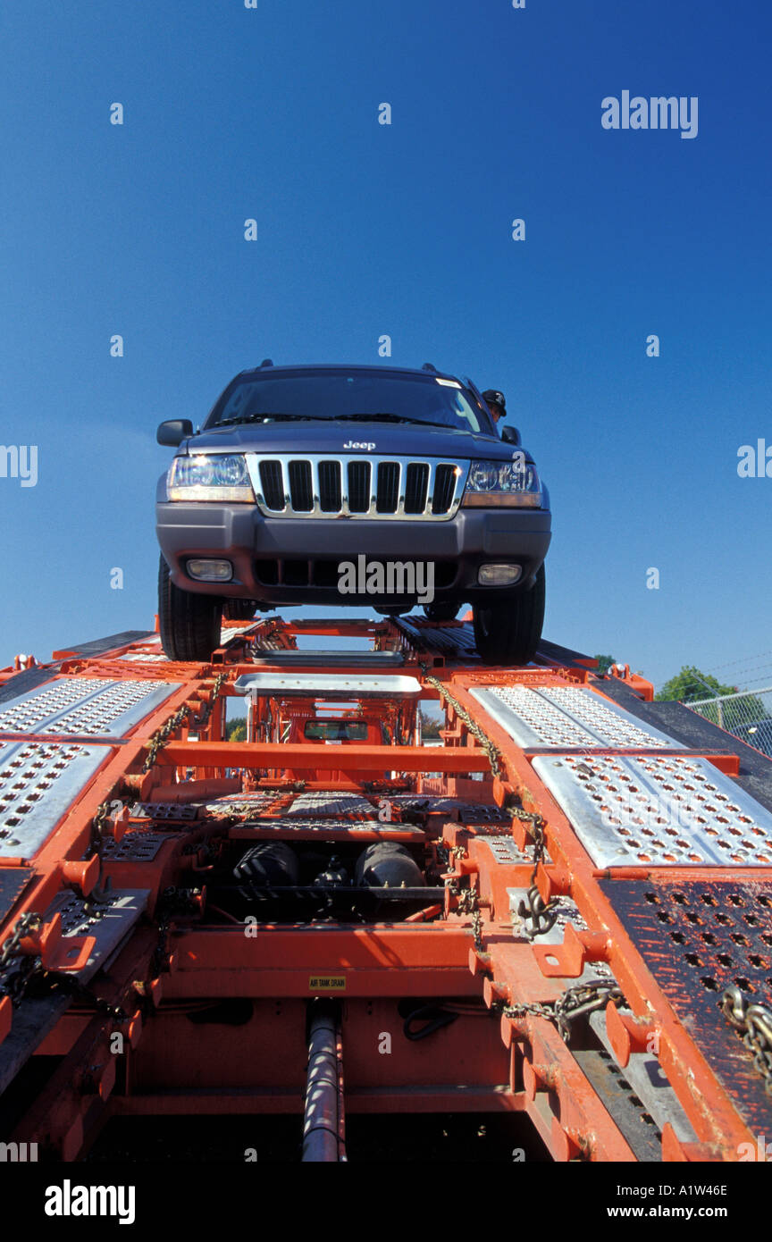 New Jeep Grand Cherokee being unloaded at dealer Stock Photo - Alamy