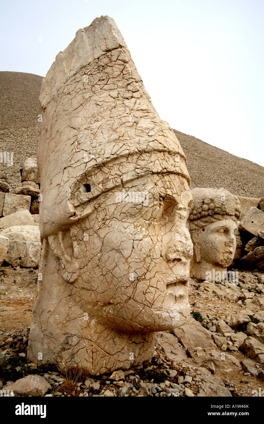 Statue heads at Mount Nemrut, Anatolia, Turkey Stock Photo - Alamy