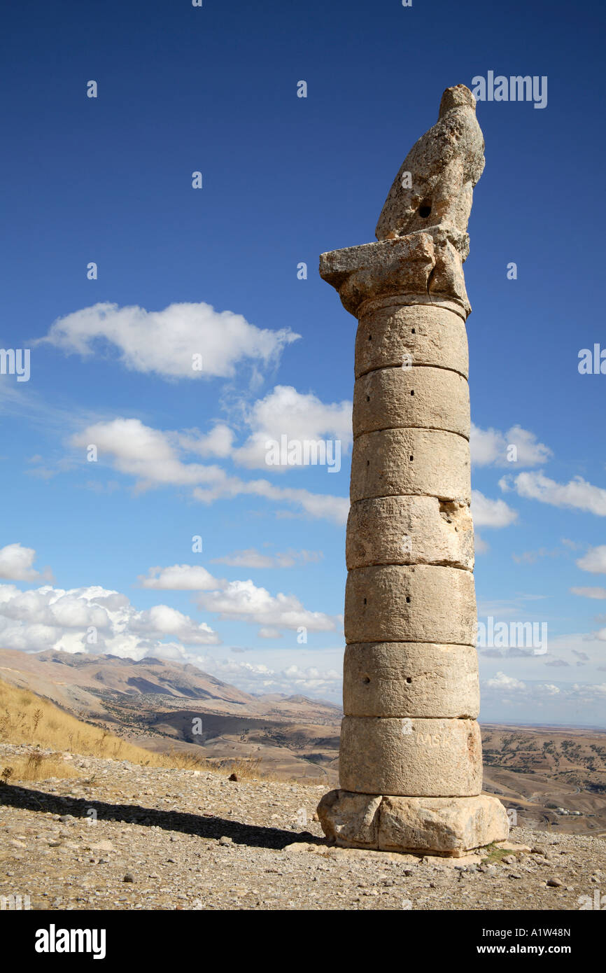 Eagle column hi-res stock photography and images - Alamy