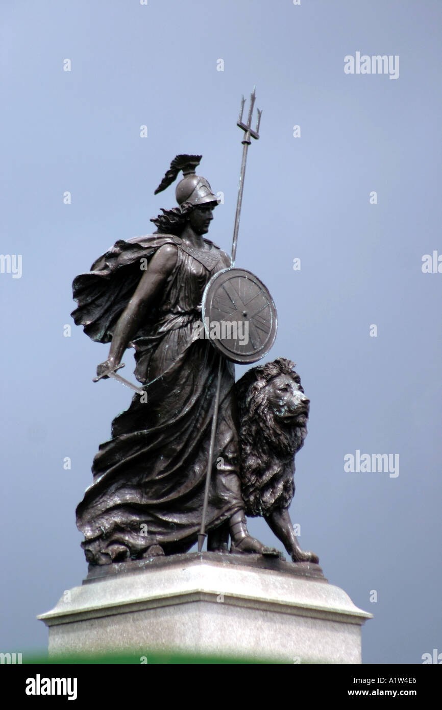 Britannia Statue with Lion at Plymouth Hoe, Devon Stock Photo - Alamy
