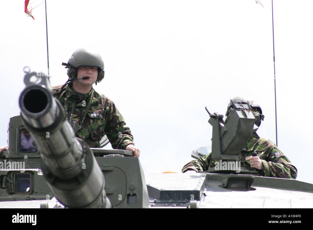 British army challenger two tank hi-res stock photography and images ...