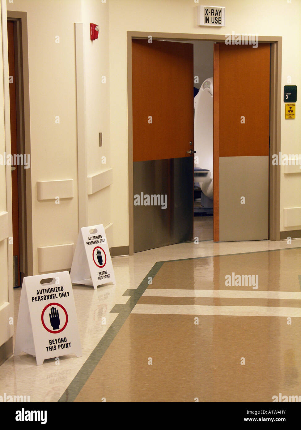 Hospital no entry hi-res stock photography and images - Alamy