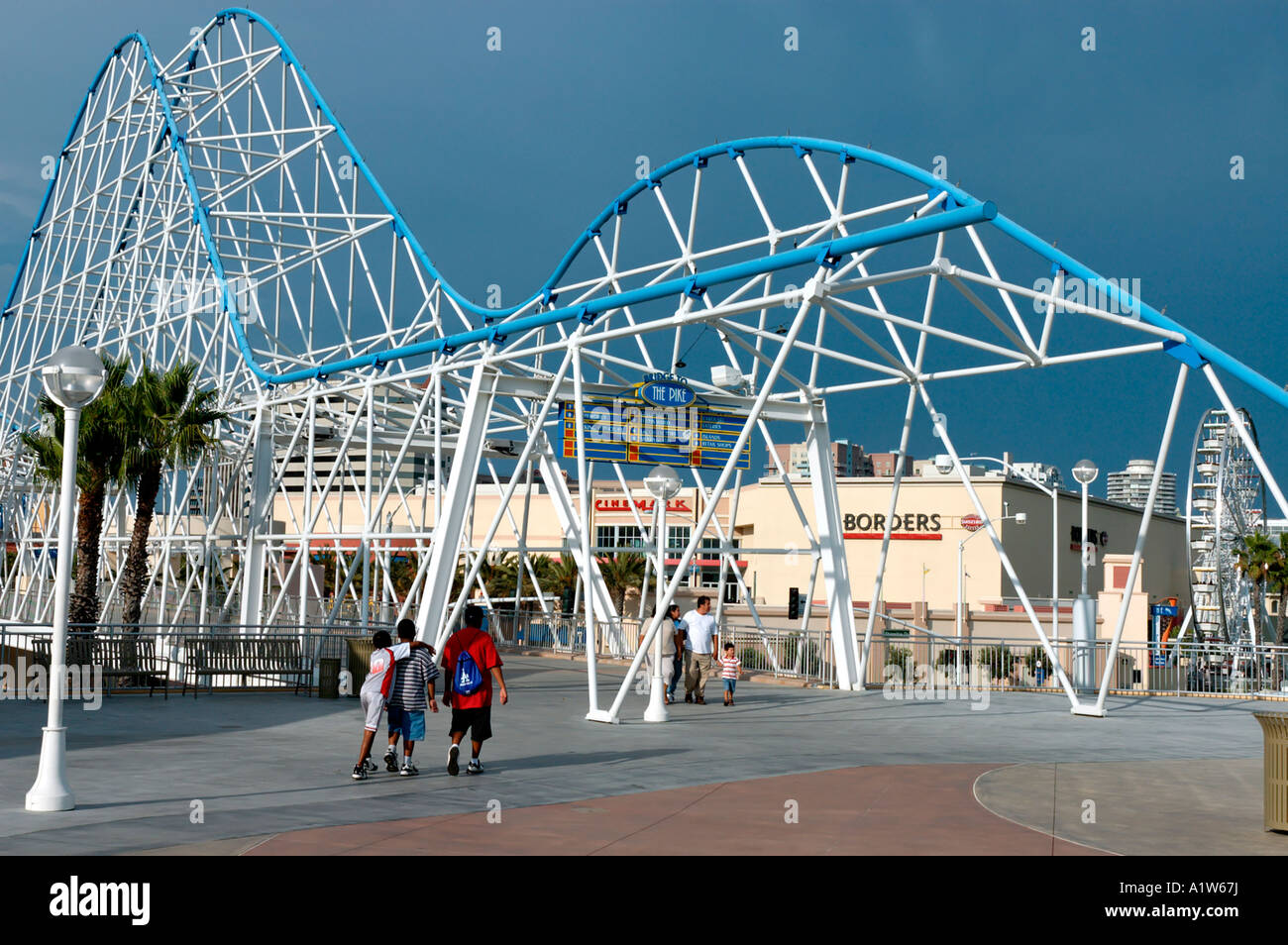 The pike long beach california hi-res stock photography and images - Alamy