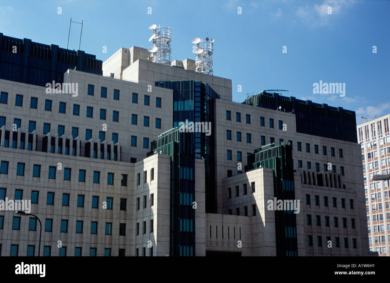 Exterior of Mi6 building Vauxhall Cross South London Stock Photo - Alamy