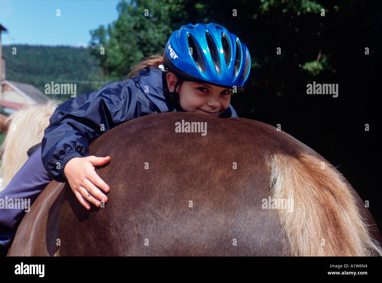 Riding horse backwards hi-res stock photography and images - Alamy