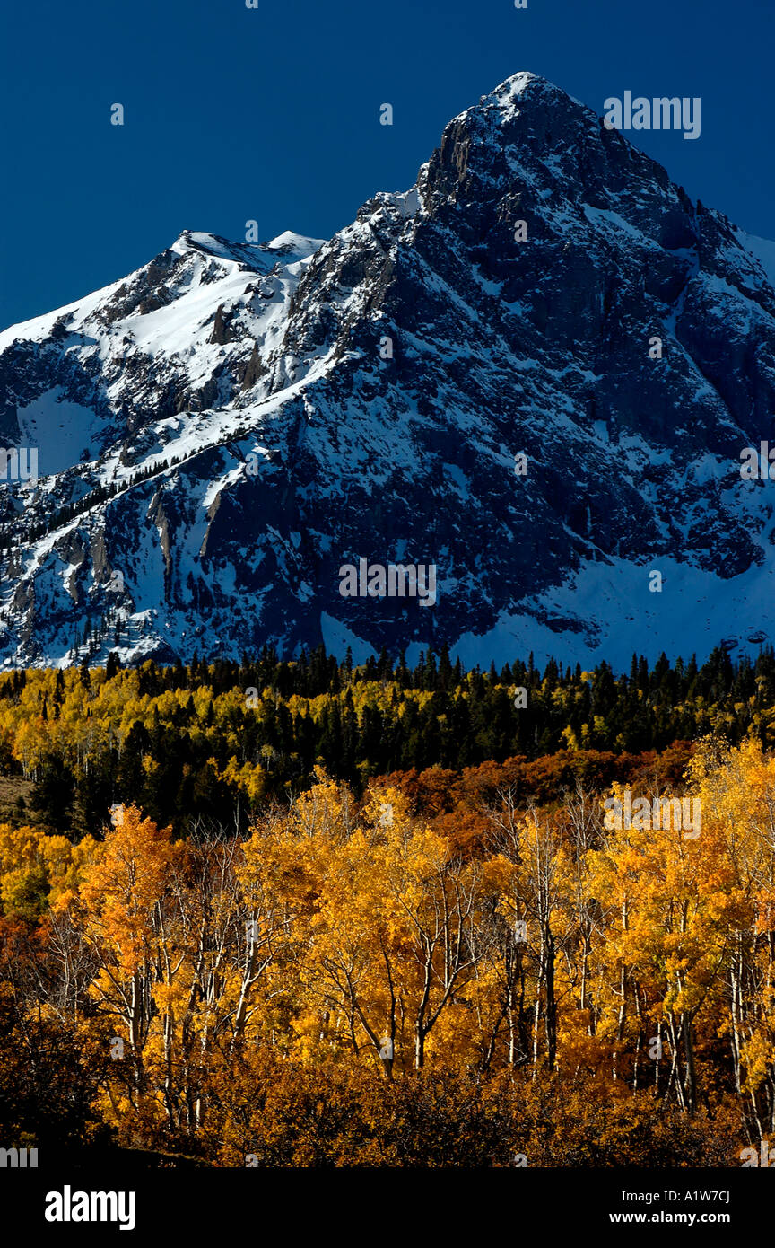 Snow covered sneffels range dallas divide hi-res stock photography and ...