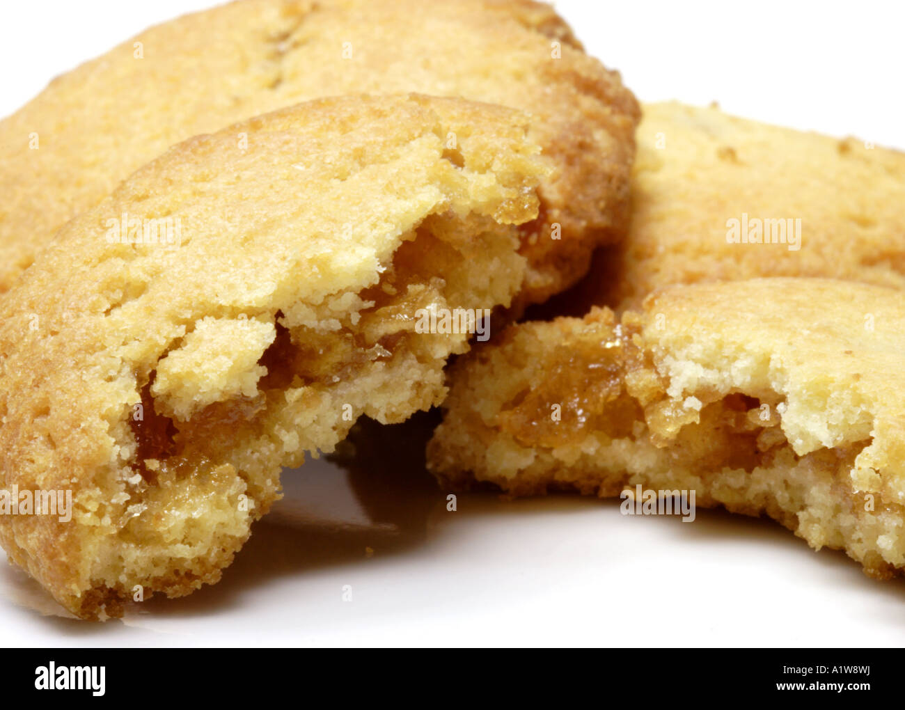 Crumbling cookie hi-res stock photography and images - Alamy
