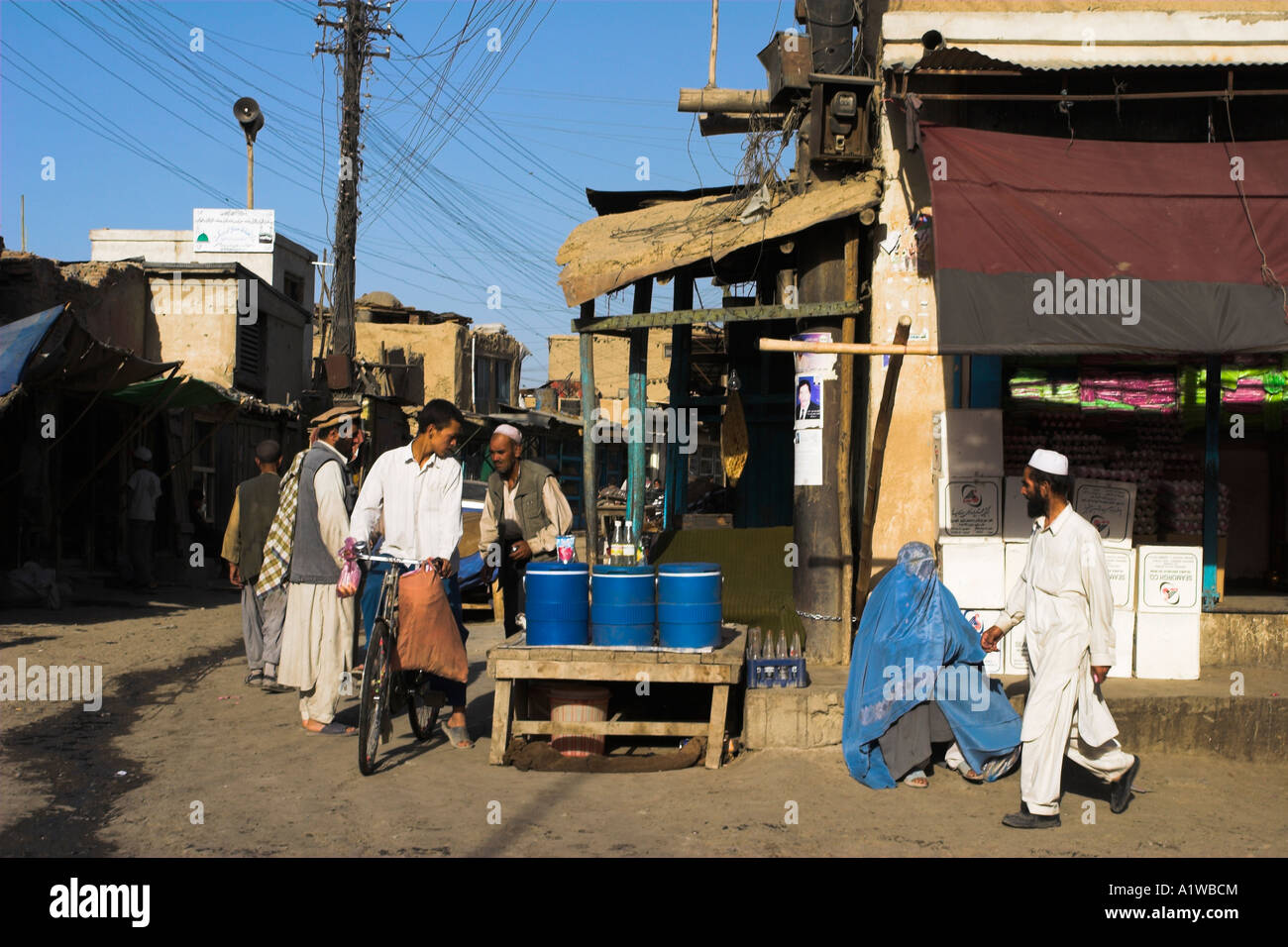 AFGHANISTAN Central Kabul Bazaar Street scene Stock Photo - Alamy