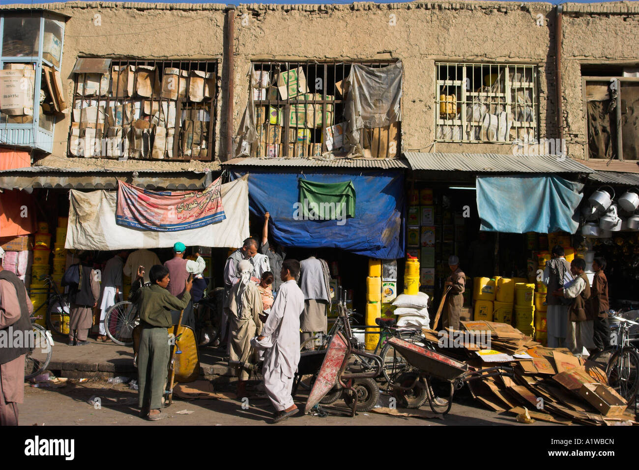 AFGHANISTAN Central Kabul Street scene in Bazaar Stock Photo - Alamy
