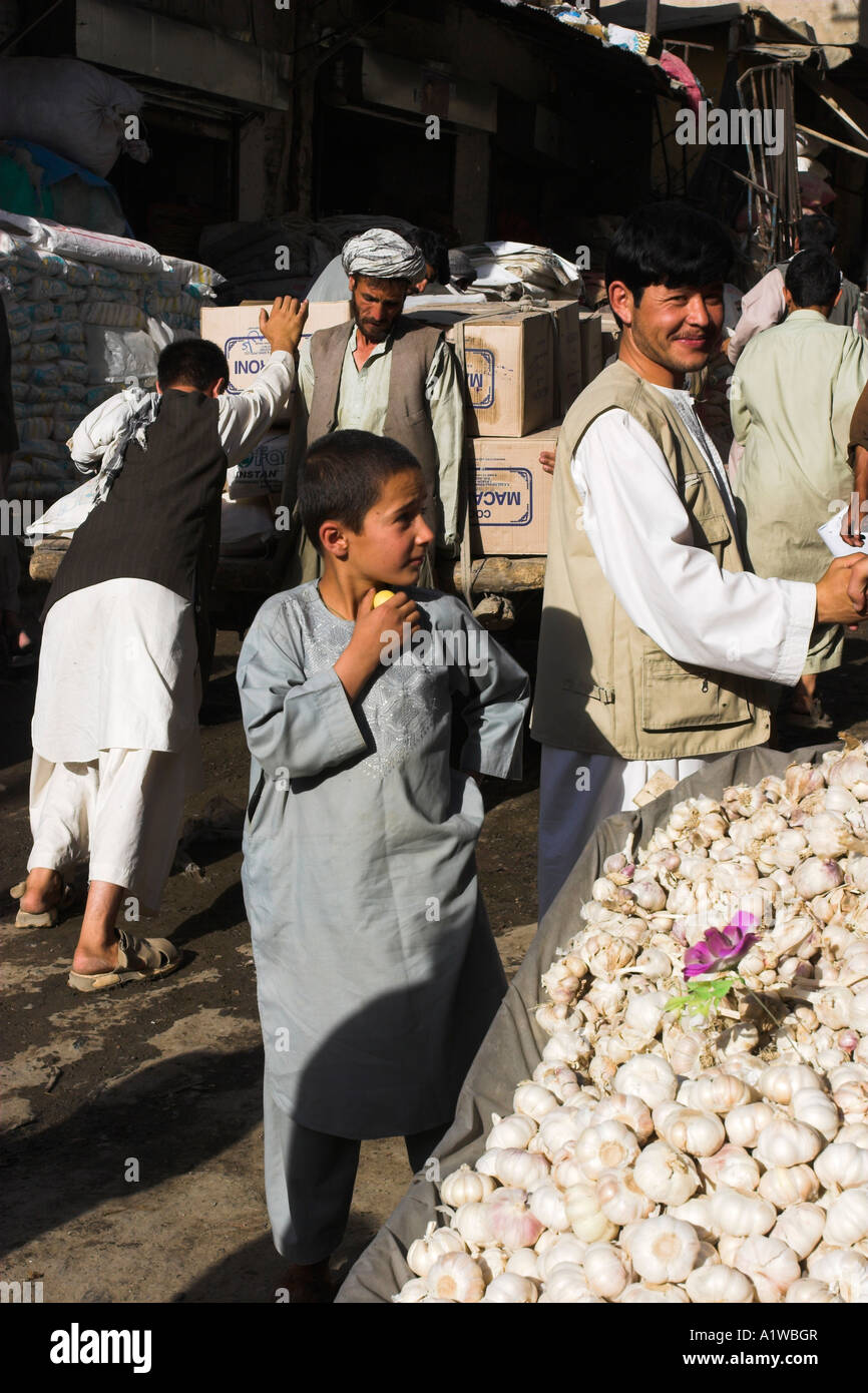 AFGHANISTAN Central Kabul Street scene in Bazaar Stock Photo - Alamy